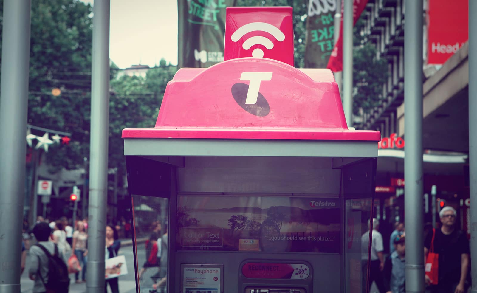 Telstra's payphones go free for Christmas – Pickr