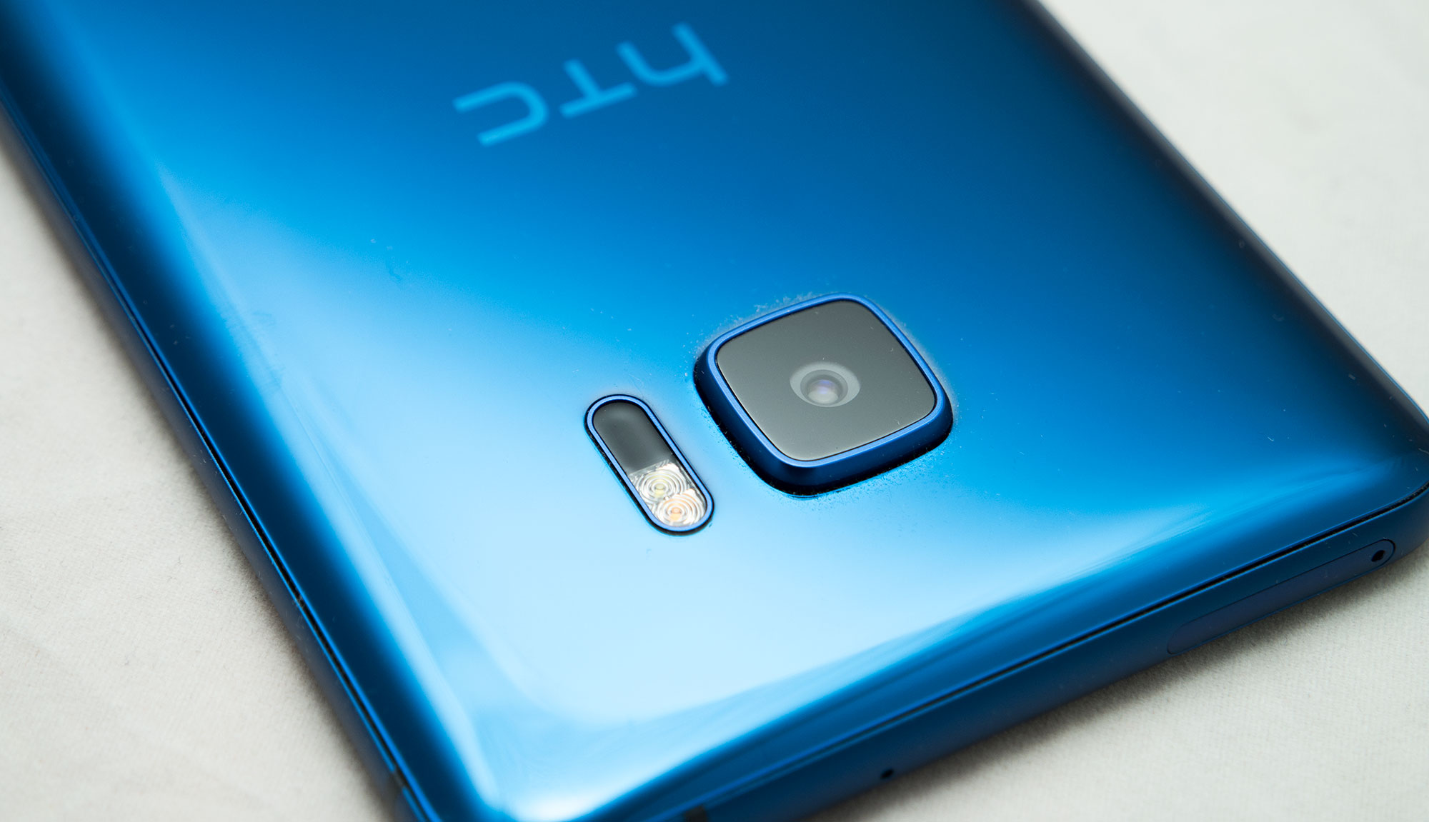 Review: HTC U Ultra (2PZF1) – Pickr – Australian technology news ...