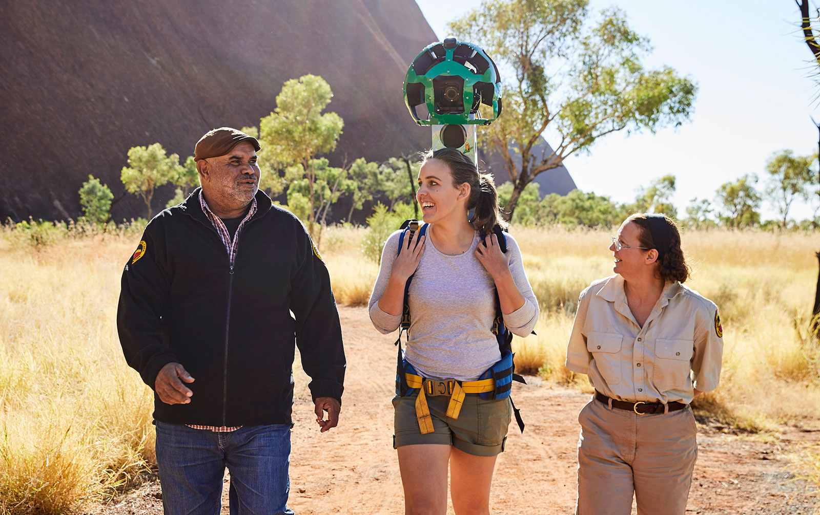 Google steps out for a walkabout to Uluru – Pickr