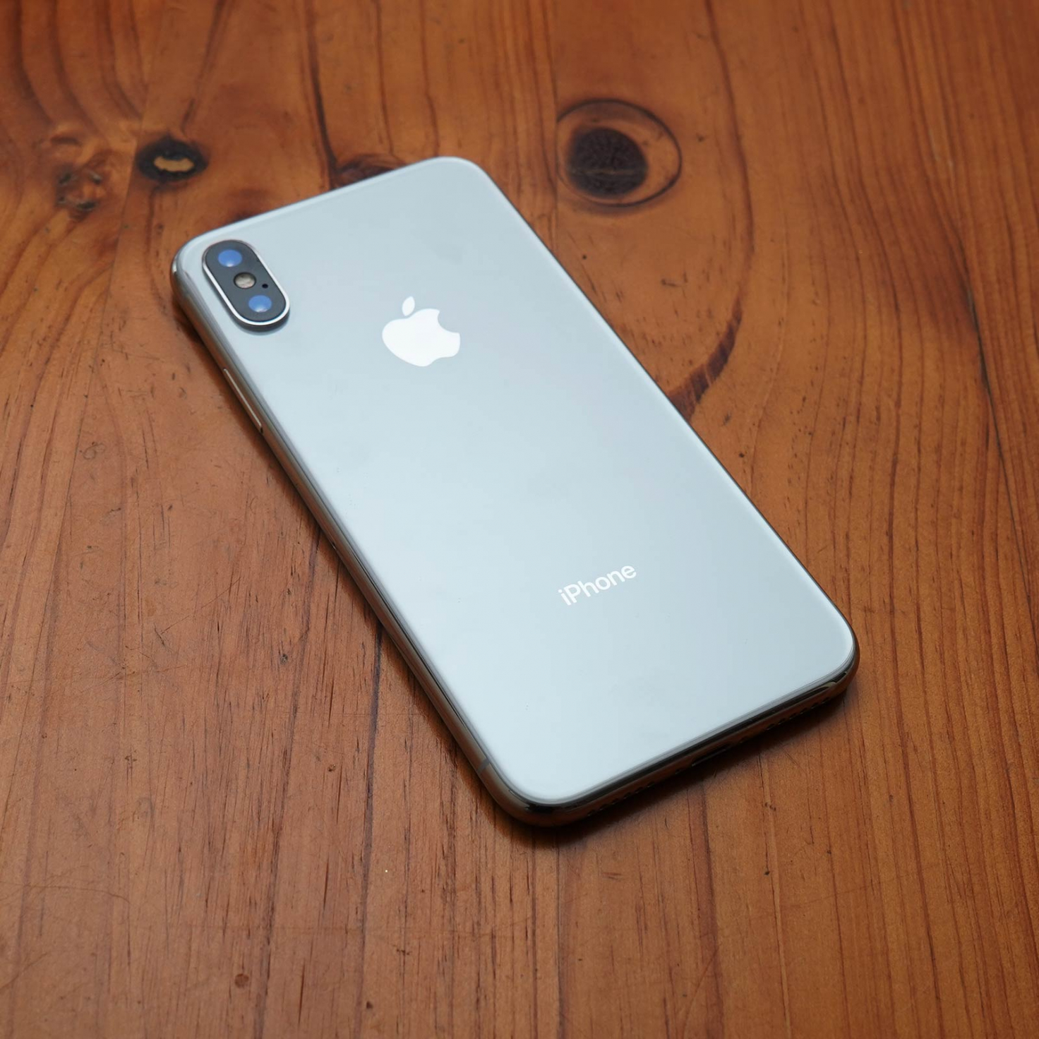 Review: Apple iPhone X (2017) – Pickr