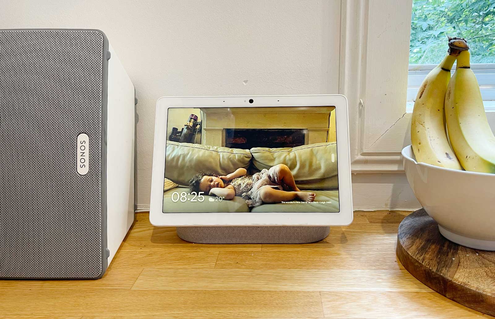 How to turn a Google Nest smart display into an auto-updating photo ...