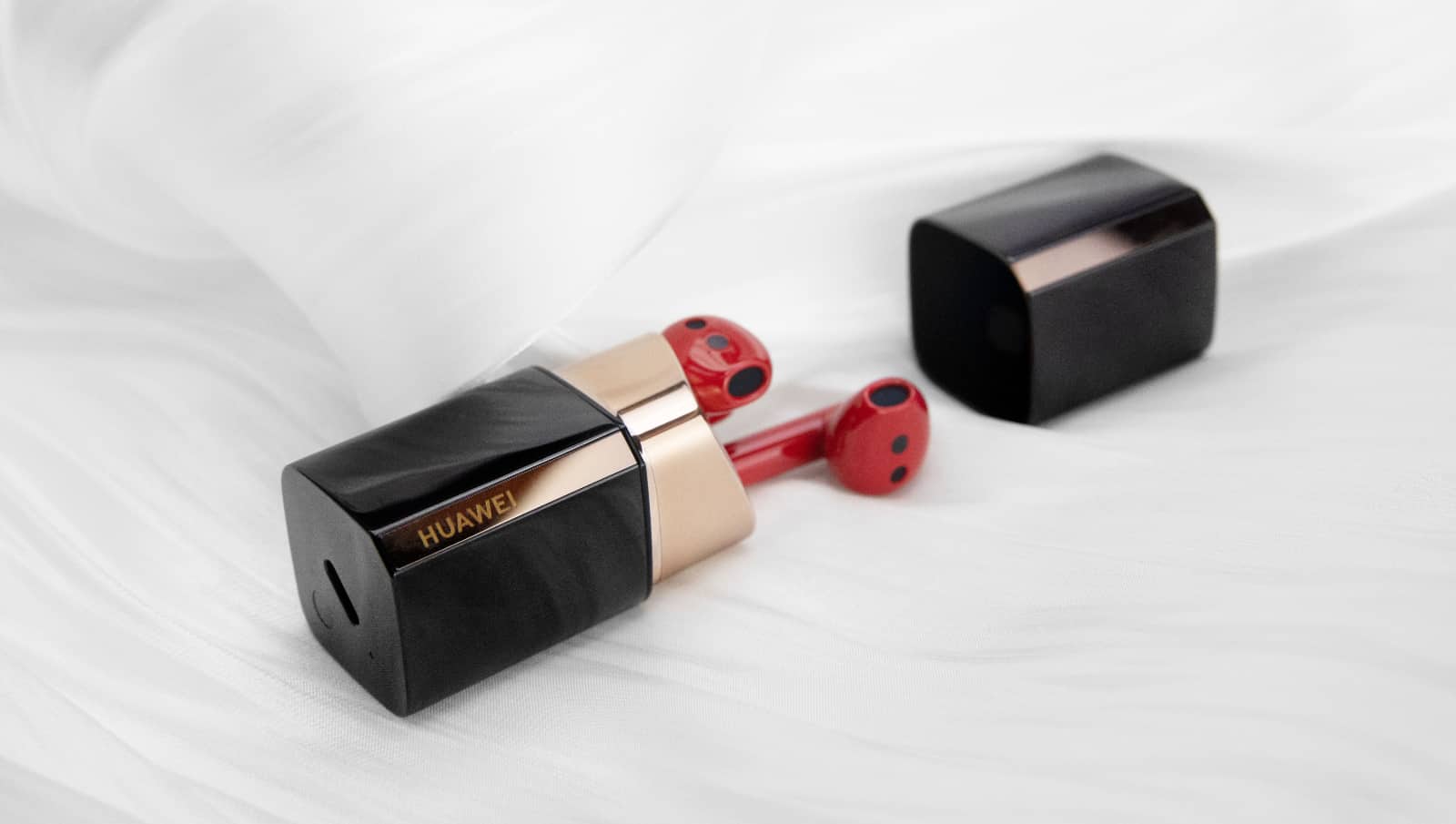 Huawei's Lipstick earbuds look red, like older tech – Pickr