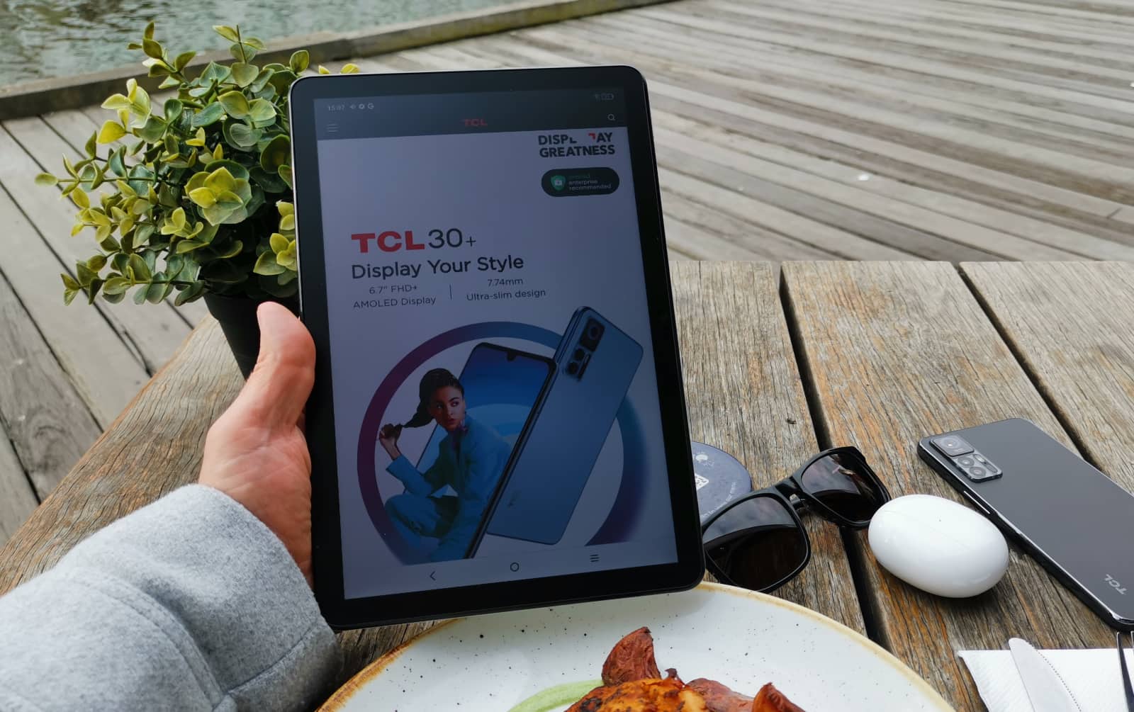 TCL's NxtPaper brings paper-like tablet with colour, keys – Pickr