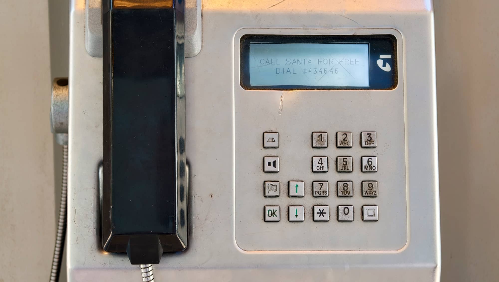 Telstra's Santa calls are back from every payphone – Pickr